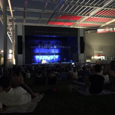 ANNETTE STRAUSS SQUARE - Updated August 2025 - 12 Reviews - 2403 Flora ...