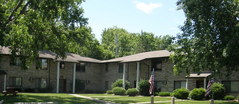 LINDEN POINTE APARTMENTS - Updated October 2025 - 848 Linden Dr, Green ...