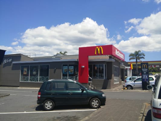 MCDONALDS - Updated May 2024 - 1-5 Fernhill Dr, Auckland, New Zealand ...