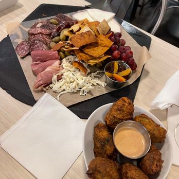 MKT BAR - Updated February 2025 - 908 Photos & 675 Reviews - 1001 ...