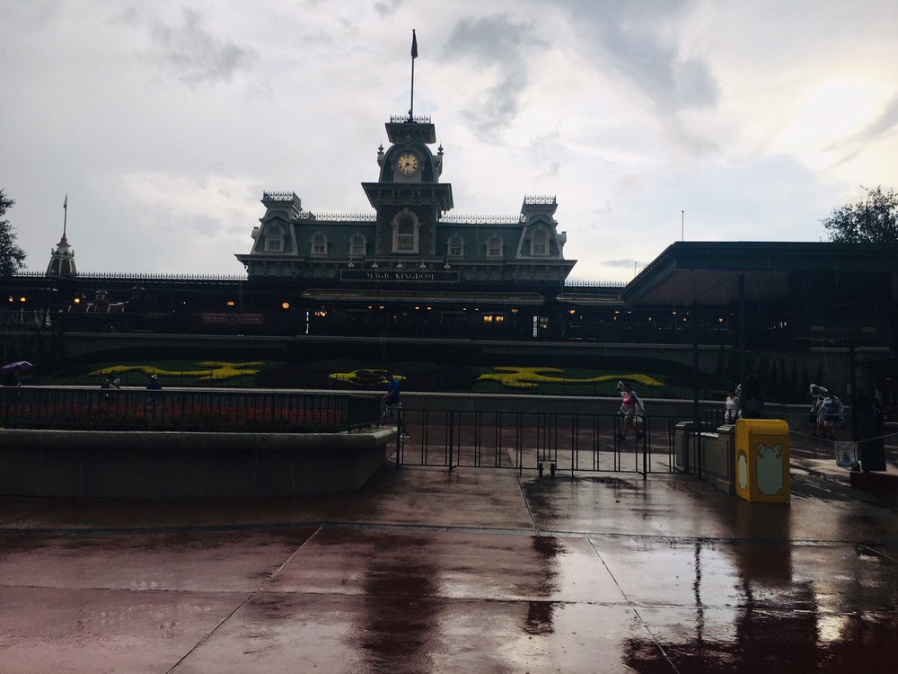 MAGIC KINGDOM BUS STATION - 21 Photos & 18 Reviews - Magic Kingdom ...