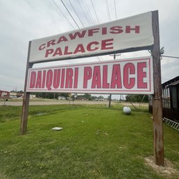CRAWFISH PALACE - Updated June 2025 - 61 Photos & 76 Reviews - 1865 Hwy ...