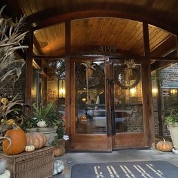 CANOE - Updated December 2025 - 3478 Photos & 2539 Reviews - 4199 Paces ...