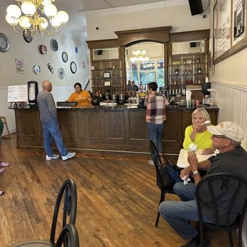 TIC TOC ICE CREAM PARLOR - Updated November 2025 - 43 Photos & 71 ...