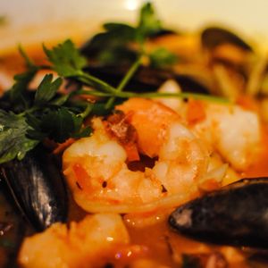 COFFEE TREE & POKE - 137 Photos & 119 Reviews - Poke - 613 9th Ave ...