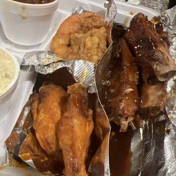 HOTLANTA WINGS AND THINGS - 231 Photos & 707 Reviews - 3950 Pierce St ...