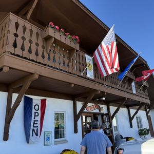 SWISS COLONY OUTLET CENTER - Updated June 2025 - 652 8th St, Monroe ...