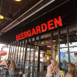 BEERTOWN - Updated December 2025 - 151 Photos & 119 Reviews - 75 King ...