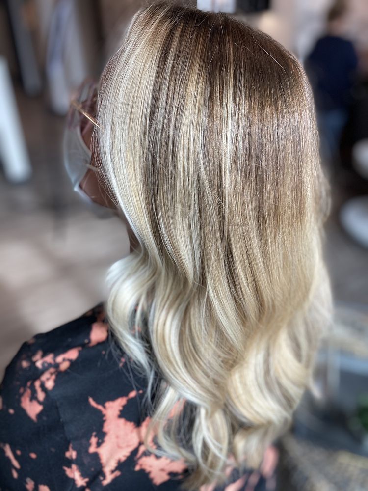 LAUREN AT EVOLVE SALON - Updated October 2025 - 10 Photos - 2918 ...