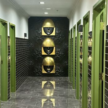 THE VAULT - Updated June 2024 - 227 Photos & 85 Reviews - 3120 Donald ...