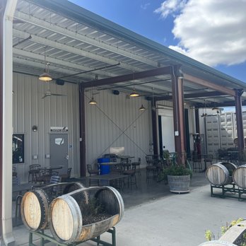 KINGS RIVER WINERY - 74 Photos & 24 Reviews - 4276 S Greenwood Ave ...