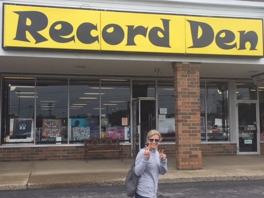 RECORD DEN - Updated October 2025 - 32 Reviews - 7661 Mentor Ave ...