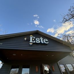 ESTE - Updated January 2026 - 1195 Photos & 376 Reviews - 2113 Manor Rd ...