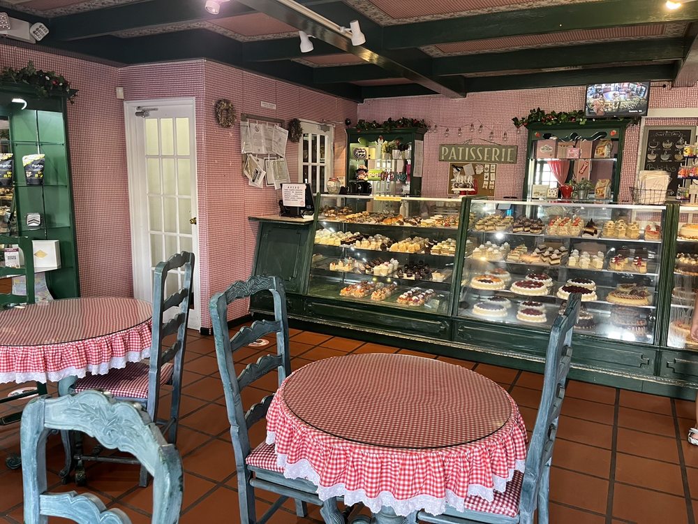 SWEET ANN CAKES - Updated November 2025 - 13 Photos - Av. Rafael ...