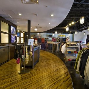 ZARA - 88 Reviews - 3393 Peachtree Rd NE, Atlanta, Georgia - Women's ...