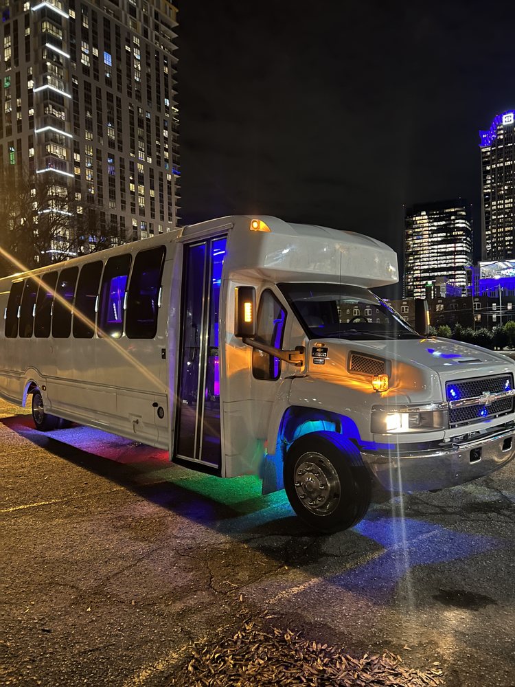 PRESTIGE WORLD WIDE LIMOS - Updated May 2025 - 17 Photos - Denver ...