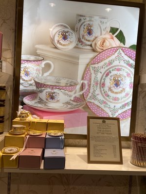 BUCKINGHAM PALACE SHOP - Updated August 2025 - 24 Photos - 7 Buckingham ...