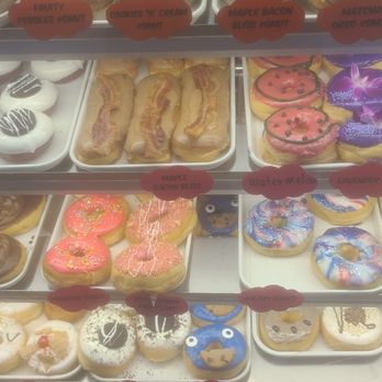 DK’S DONUTS & BAKERY - Updated November 2024 - 4427 Photos & 2542 ...
