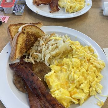 BARTLETT BREAKFAST FACTORY - Updated June 2024 - 30 Photos & 25 Reviews ...