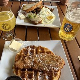 COMMONWEALTH - Updated December 2025 - 827 Photos & 1232 Reviews - 1022 ...