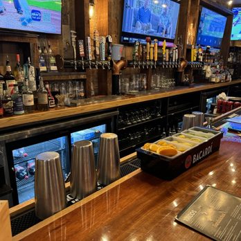 TAP ROOM - Updated January 2025 - 82 Photos & 46 Reviews - 1 Jericho Turnpike, Jericho, New York ...