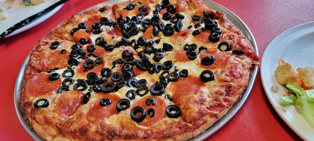 BEAR’S PIZZA & MORE - Updated May 2026 - 87 Photos & 127 Reviews - 111C ...