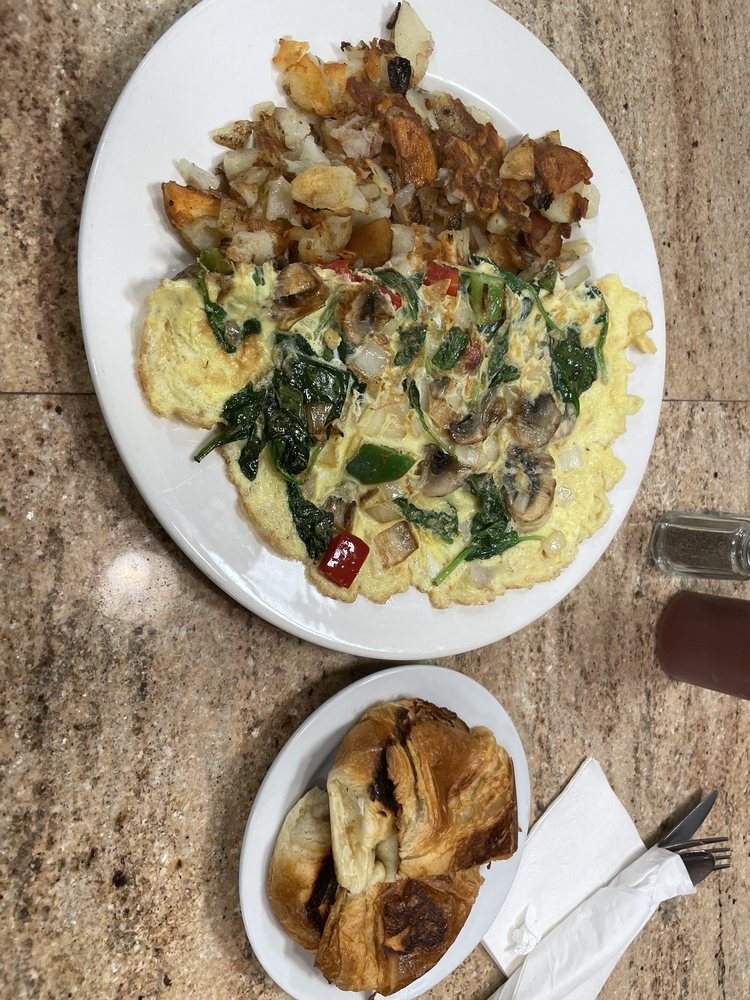 VINNY’S LUNCHBOX - Updated May 2024 - 89 Photos & 94 Reviews - 171 Ave ...