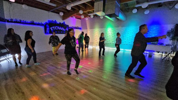 E-TOWN SALSA DANCE COMPANY - Updated December 2025 - 35 Photos - 10575 ...