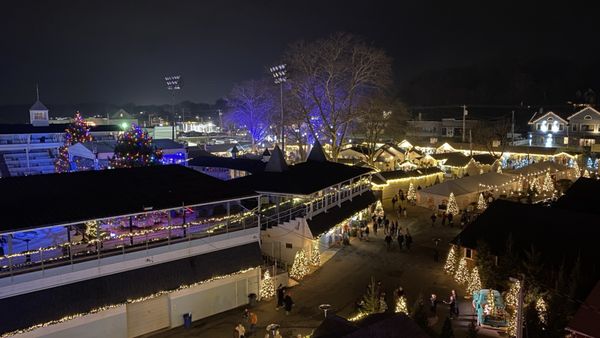 YULETIDE AT DEVON - Updated December 2025 - 35 Photos - 23 Dorset Rd ...