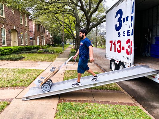 3 MEN MOVERS - HOUSTON - 132 Photos & 524 Reviews - 6805 Sands Point Dr ...