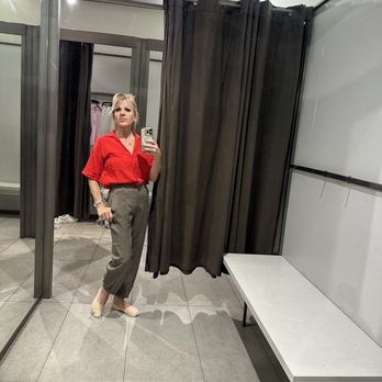 ZARA - Updated December 2025 - 34 Photos & 187 Reviews - 400 Pine St ...