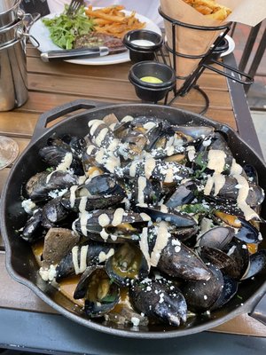 MUSSEL BAR & GRILLE BETHESDA - Updated June 2025 - 793 Photos & 740 ...