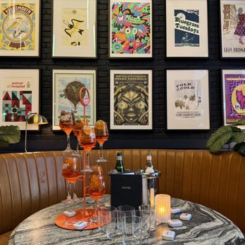 EARLS KITCHEN + BAR - Updated December 2024 - 1619 Photos & 1621 ...