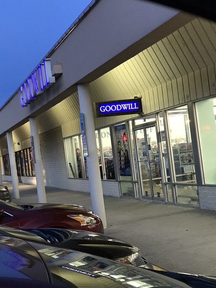 GOODWILL - 207 Park Hills Plz, Altoona, Pennsylvania - Thrift Stores ...