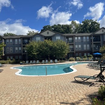 MAA MATTHEWS COMMONS - Updated October 2025 - 16 Photos - 905 Matthews ...