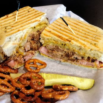 SMACKY’S ON BROADWAY - Updated January 2026 - 161 Photos & 216 Reviews ...