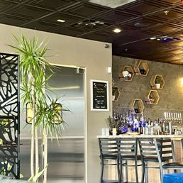 QUENCH TAPS AND TAPAS - Updated July 2025 - 225 Photos & 179 Reviews ...