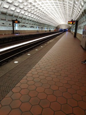 BALLSTON-MU METRO STATION - 25 Photos & 30 Reviews - 4230 Fairfax Dr ...