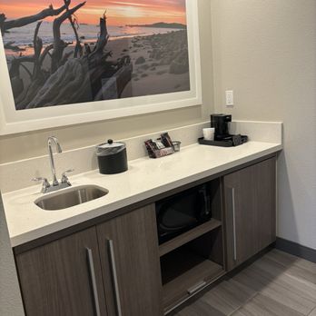 HAMPTON INN & SUITES SANTA MARIA - Updated July 2025 - 189 Photos & 53 ...