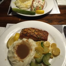 COWESETT INN - Updated December 2025 - 116 Photos & 117 Reviews - 226 ...