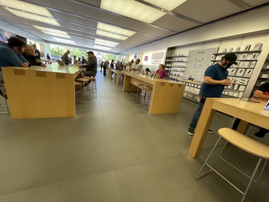 APPLE ABQ UPTOWN - Updated November 2025 - 40 Photos & 208 Reviews ...