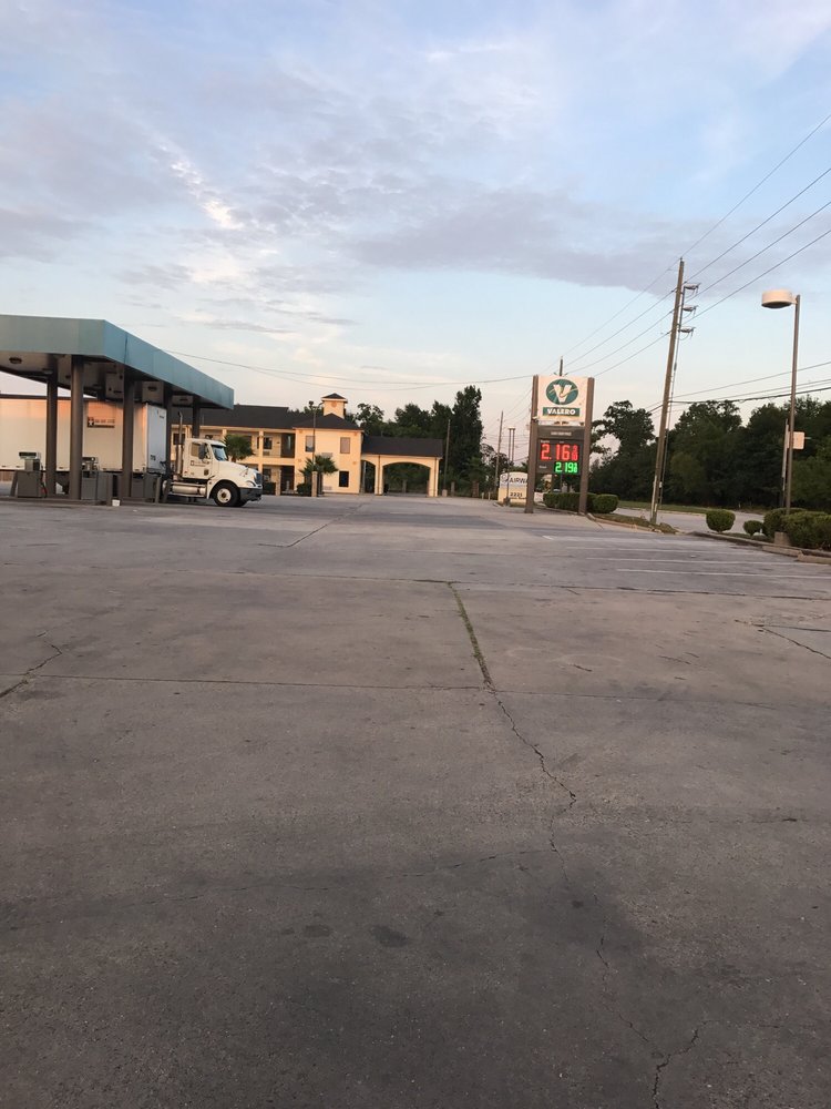 VALERO - Updated March 2025 - 5117-5199 Aldine Bender Rd, Houston ...