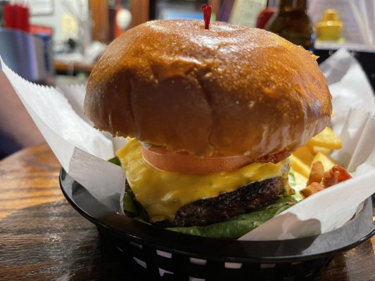 HUDSON BURGERS AND BEERS - Updated March 2025 - 37 Photos & 41 Reviews ...