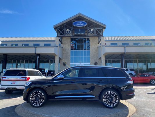 BLUEBONNET FORD LINCOLN - Updated November 2024 - 49 Photos & 147 ...