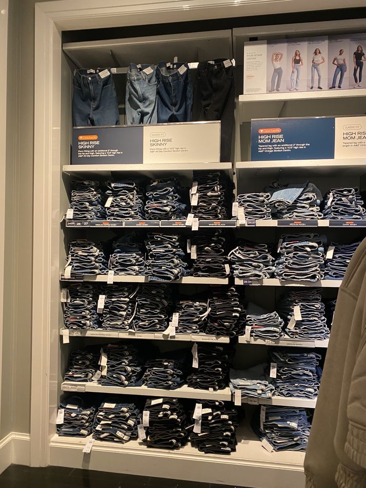 PACSUN - Updated February 2025 - 14 Photos - 6000 Glades Rd, Boca Raton ...