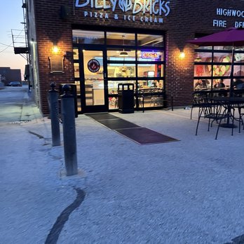BILLY BRICKS PIZZA & ICE CREAM - Updated July 2024 - 53 Photos - 428 ...