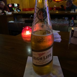 ROADRUNNER LOUNGE - Updated July 2024 - 25 Photos & 38 Reviews - 3219 N ...