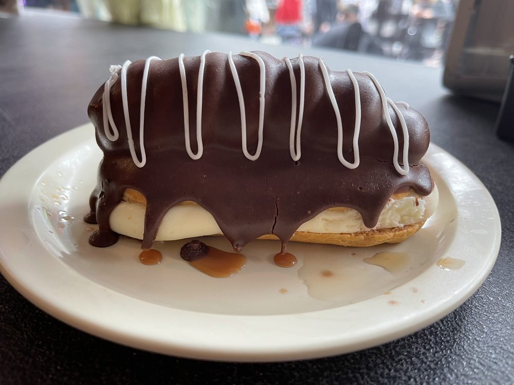 THE RED LINE CAFE - Updated December 2024 - 118 Photos & 257 Reviews ...