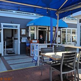NEWPORT LANDING RESTAURANT - Updated August 2025 - 1149 Photos & 1070 ...