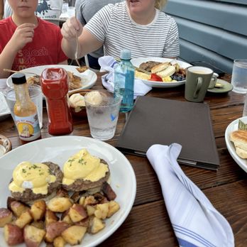 THE DEWEY POST - Updated June 2025 - 112 Photos & 78 Reviews - 1205 ...